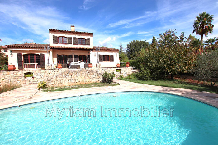 Maison à vendre - Grasse - 5 pièces - 4 chambres