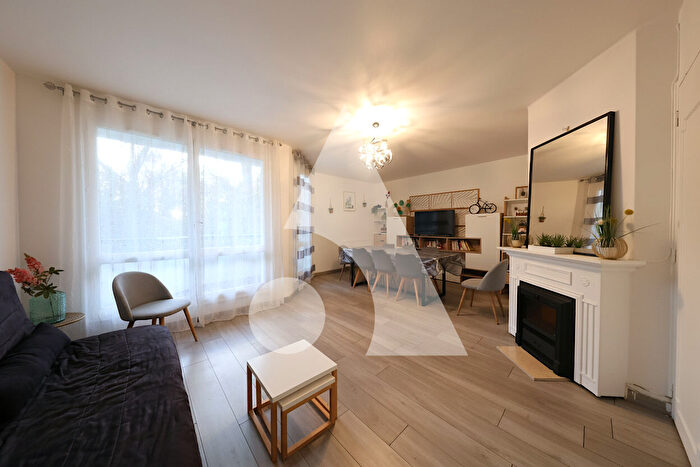 Appartement à vendre - Évry, Les Epinettes - 4 pièces - 3 chambres