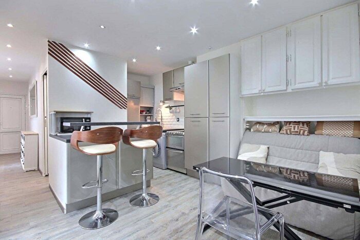 Appartement à louer - Saint James-Delabordère, Neuilly-sur-Seine - 1 pièce