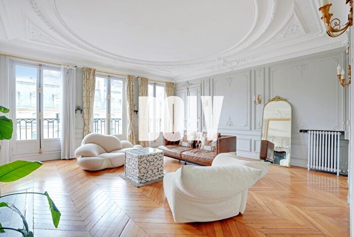 Appartement à louer - Paris e , Europe - 5 pièces - 3 chambres