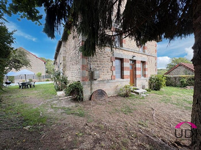 Maison à vendre - Jouillat - 6 pièces - 4 chambres