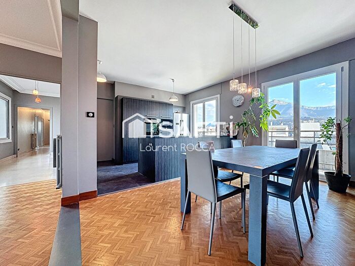 Appartement à vendre - Chambéry, Centre-ville - 4 pièces - 4 chambres