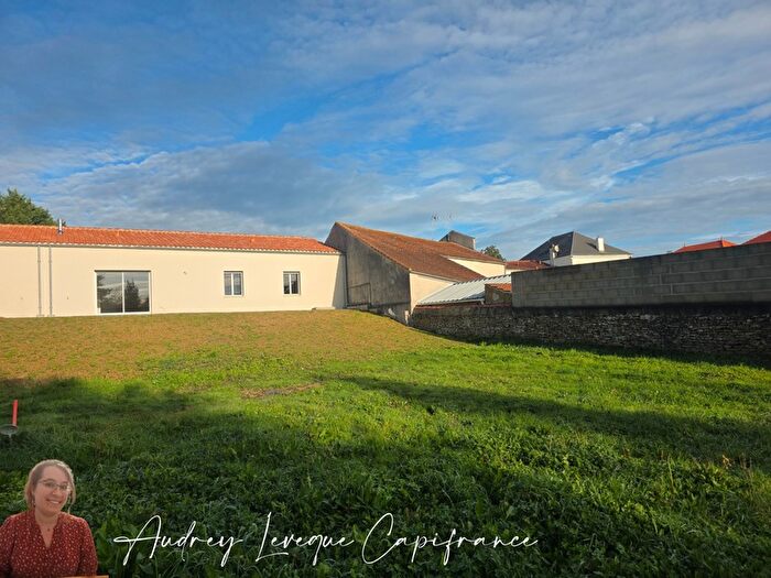 Maison à vendre - Lussant - 5 pièces