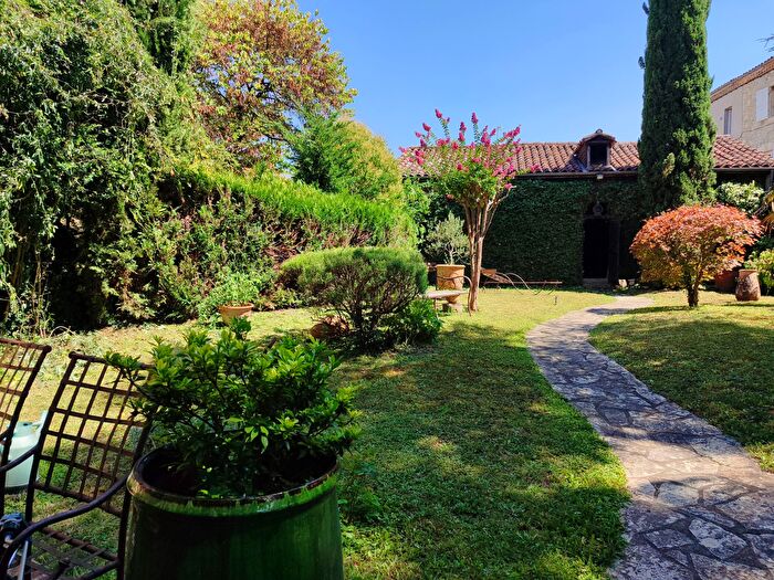 Maison 9 pièces à Condom, à vendre