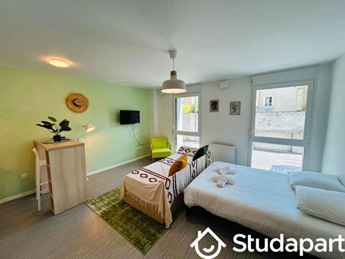 Appartement à louer - Barbâtre-Saint Remy-Verrerie, Reims - 1 pièce