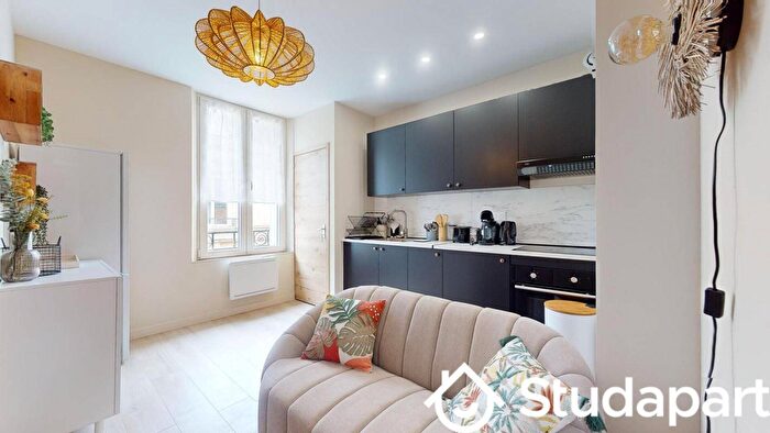 Appartement à louer - Centre Ville, Reims - 1 pièce - 3 chambres