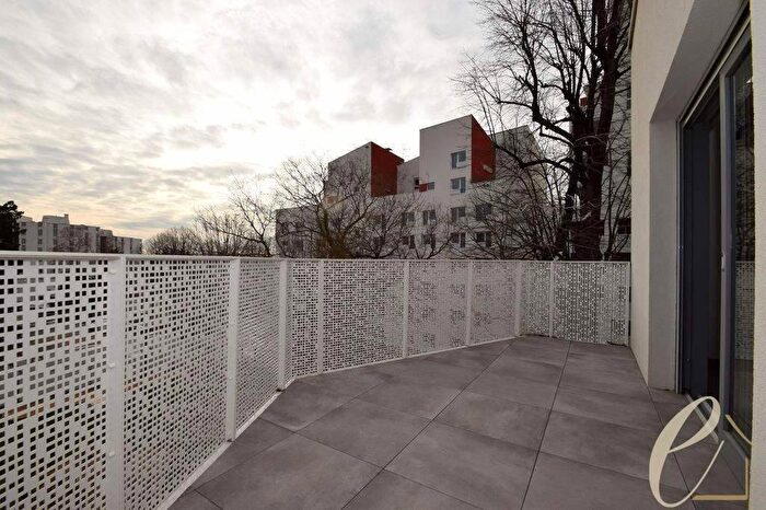 Appartement à louer - Le Grand Trou, Lyon ème arrondissement - 4 pièces - 2 chambres