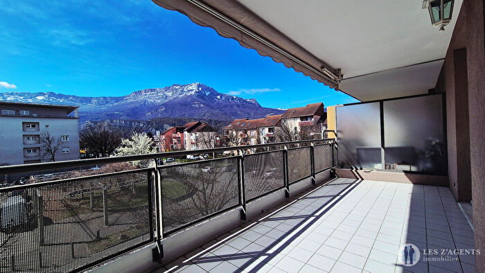 Appartement à louer - Échirolles, Centre-ville - 3 pièces - 2 chambres