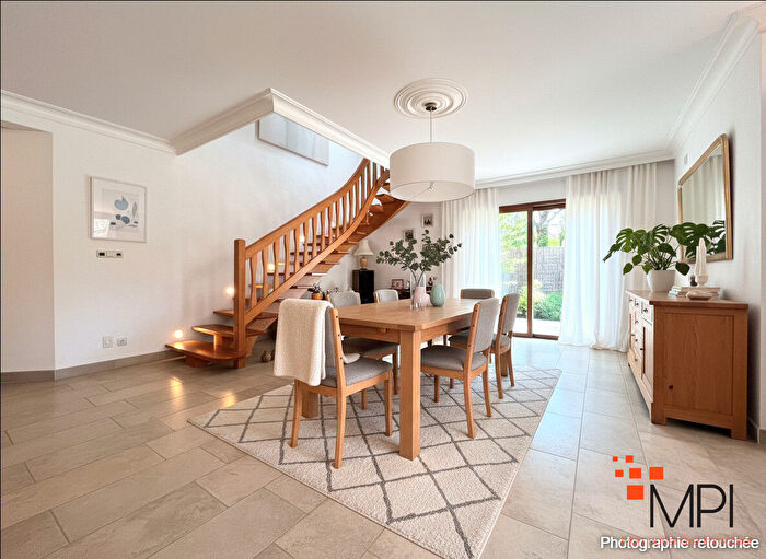 Maison à vendre - Le Rheu - 8 pièces - 6 chambres