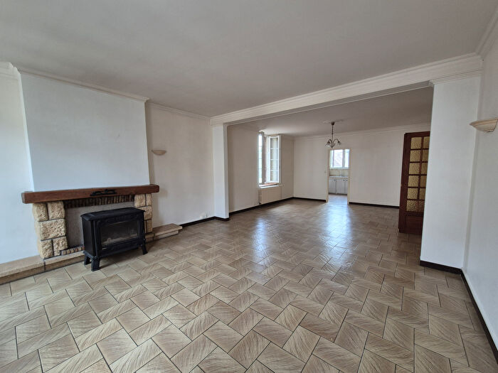 Appartement à louer - Nérondes - 4 pièces - 3 chambres