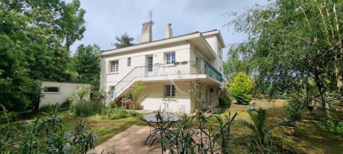 Maisons à vendre et appartements à louer - 1