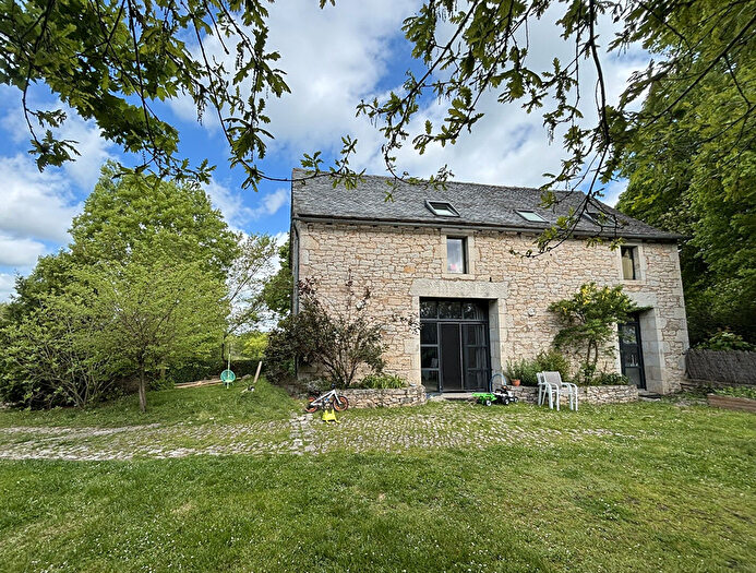 Maison à louer - Bozouls - 4 pièces - 3 chambres