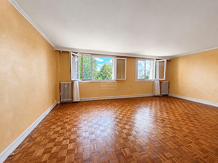 Appartement 4 pièces à vendre à Sèvres, Croix-Bosset, Monesse, Brancas