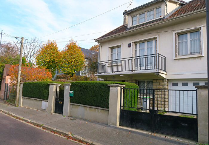 Maison à vendre - Rueil-Malmaison, Mont Valerien - 6 pièces - 4 chambres