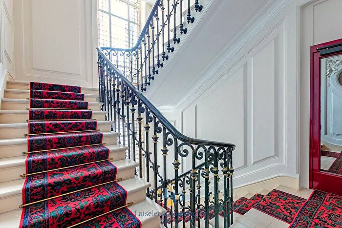 Appartement à louer - Gros Caillou, Paris ème arrondissement - 5 pièces - 4 chambres