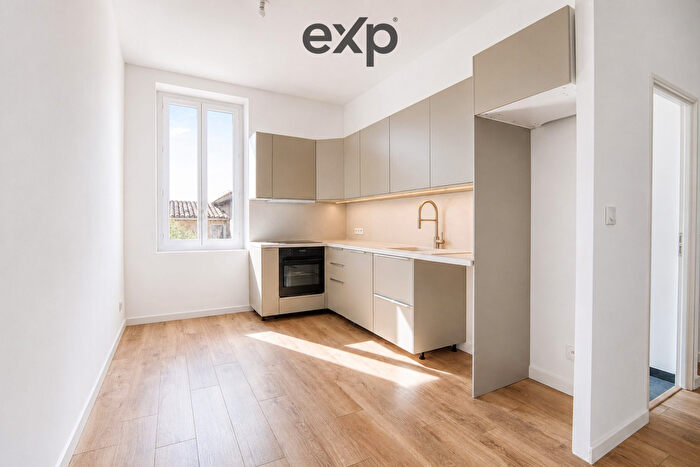 Appartement 3 pièces à vendre - Pertuis, Centre-ville, Fours à Chaux, Claret