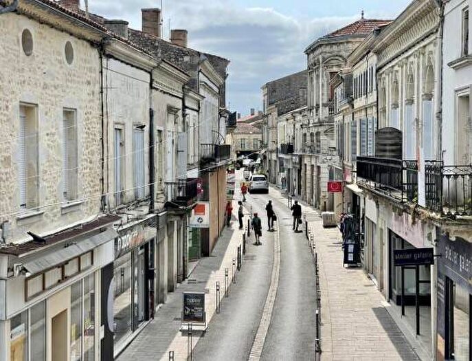 Maison à louer - Lesparre-Médoc - 5 pièces - 4 chambres