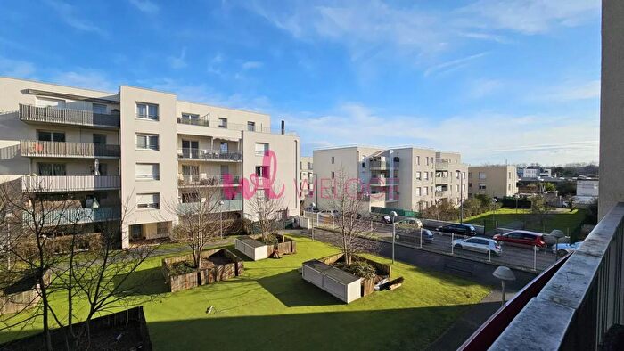 Appartement à vendre - Vaulx-en-Velin, Centre Est - 3 pièces - 2 chambres