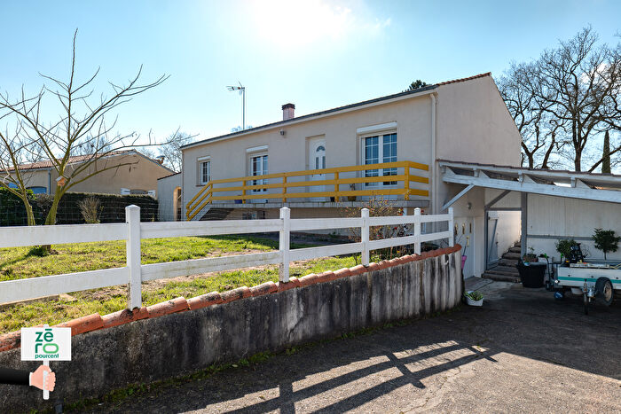 Maison à vendre - Moutiers-les-Mauxfaits - 5 pièces - 3 chambres