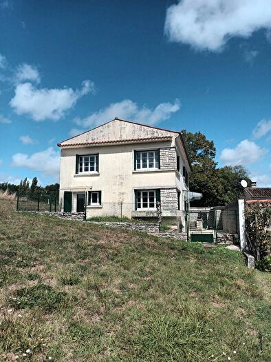 Maison à louer - Chaniers - 5 pièces - 4 chambres