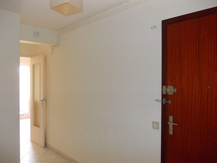 Roquebrune-Cap-Martin, Carnolès, Gare, Cap Azur : Appartement 2 pièces à vendre