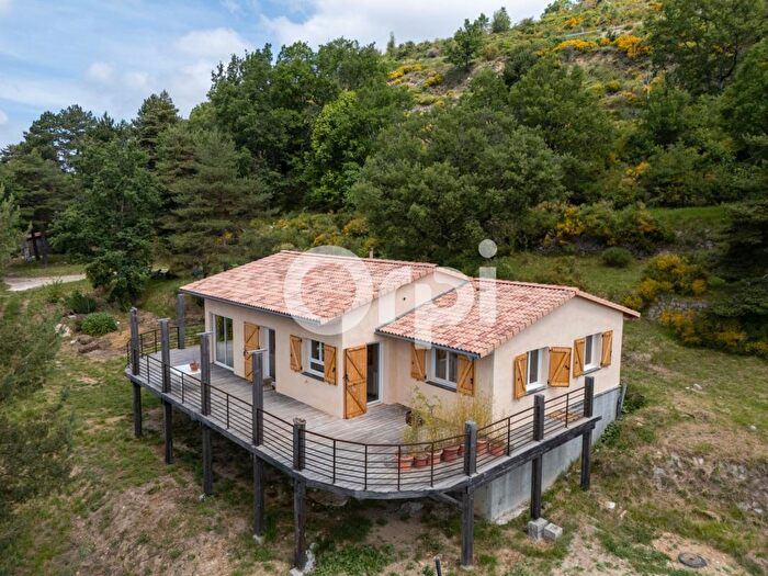 Maison 4 pièces à vendre à Escragnolles