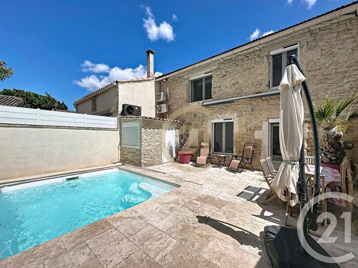 Maison 3 pièces à Remoulins, à vendre