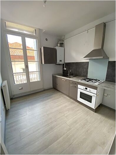 Appartement à louer - Béziers, Champ de Mars - 2 pièces - 1 chambre