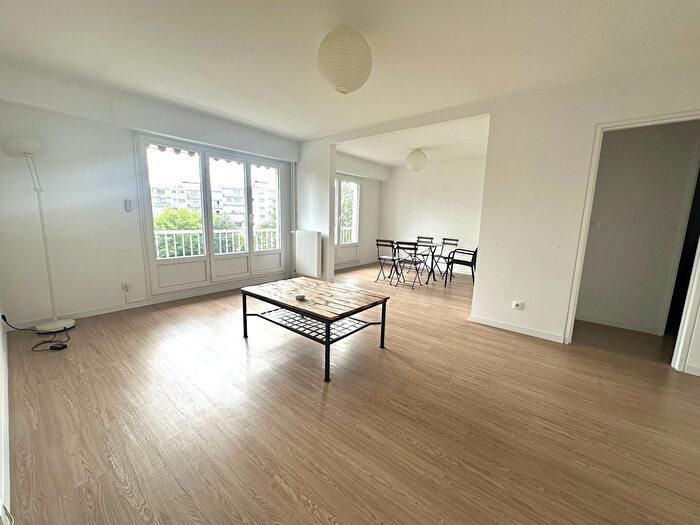 Rosny-sous-Bois, La Justice : Appartement 4 pièces à louer