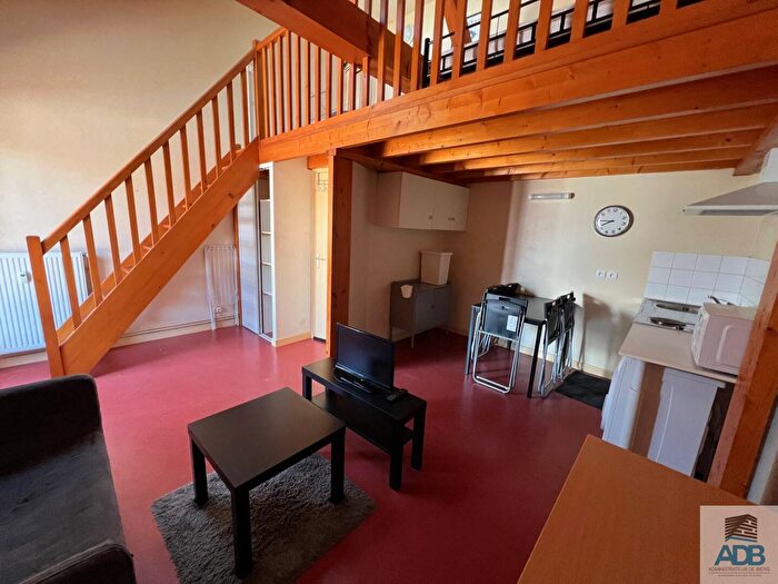 Appartement 1 pièce à Roanne, à louer