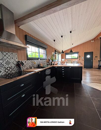 Maison à vendre - Salles - 7 pièces - 5 chambres