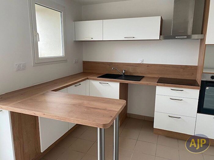 Nord-Chenes Rouges, Vallet : Maison 4 pièces à louer