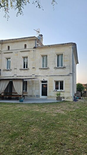 Maison à vendre - Villegouge - 5 pièces - 4 chambres