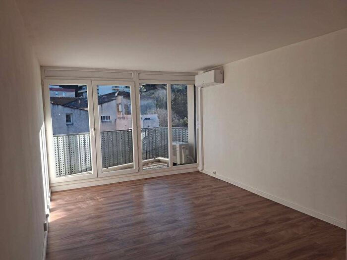 Appartement à louer - Jardins de la Fontaine, Nîmes - 1 pièce