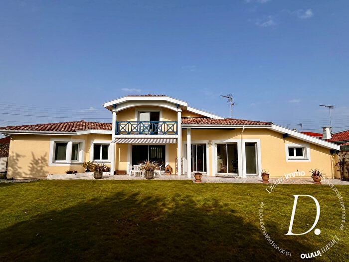 Maison à vendre - Saint-Paul-lès-Dax, Peyrouton, Bourdious - 6 pièces - 4 chambres