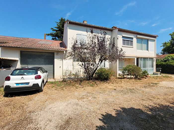 Arles, Mas-Thibert, Salin-de-Giraud : Maison 6 pièces à vendre