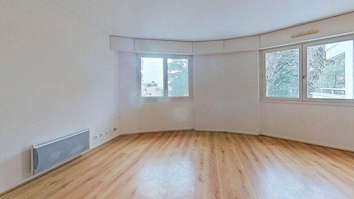 Appartement à louer - Bas Montmorency Centre - 1 pièce