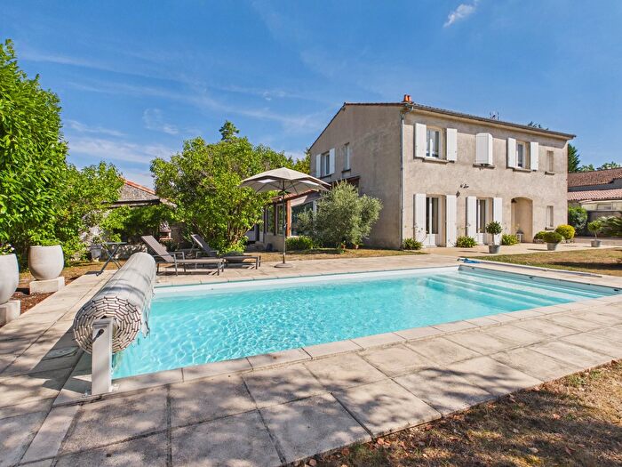 Beauvais-sur-Matha - Maison 8 pièces à vendre