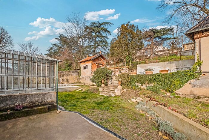 Maison à vendre - Sainte-Foy-lès-Lyon, Centre-ville - 8 pièces - 5 chambres