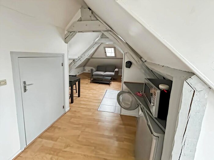 Appartement à vendre - Senlis, Centre-ville - 2 pièces - 1 chambre