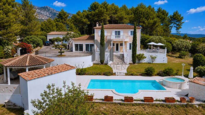 Roquevaire : Maison 6 pièces à vendre