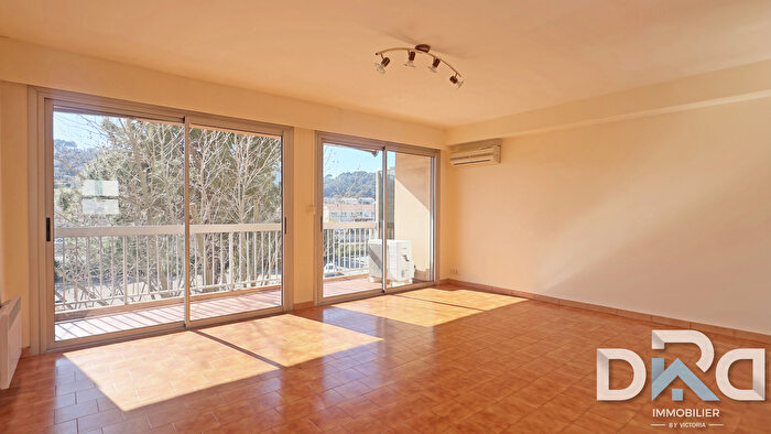 Appartement à vendre - Hyères, Gare, Godillot - 4 pièces - 3 chambres