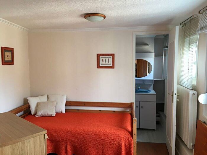 Appartement à louer - Centre Ville, Reims - 1 pièce