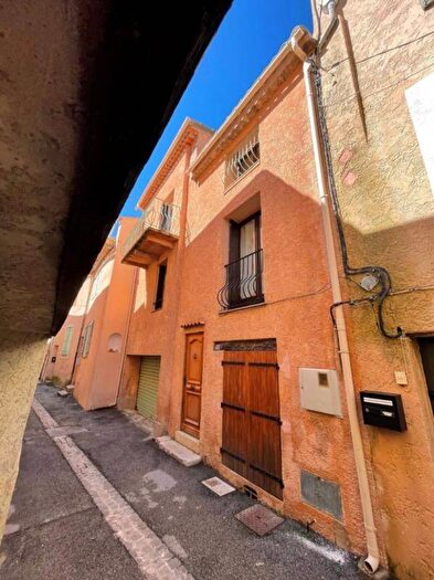 Maison à louer - La Roquebrussanne - 3 pièces - 2 chambres