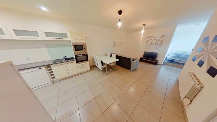 Appartement 2 pièces à Saint-Étienne, à louer