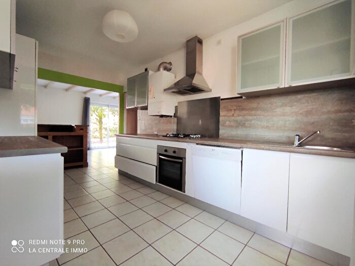 Maison à louer - Meyzieu, Nord Ouest - 4 pièces - 3 chambres