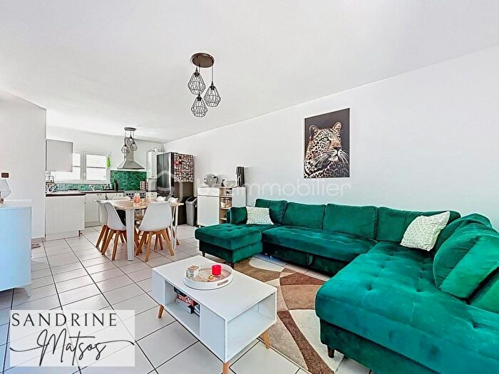 Appartement à vendre - Saint-Laurent-de-Mure - 3 pièces - 2 chambres