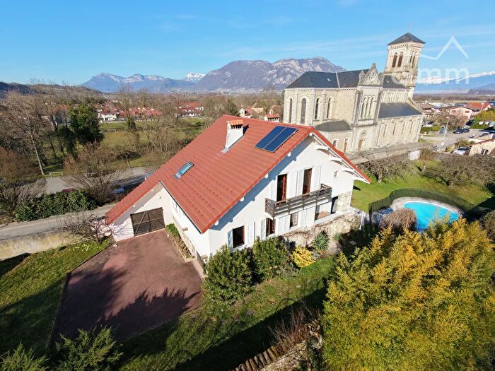 Maison à vendre - Chapareillan - 10 pièces - 6 chambres