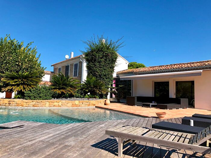 Maison à vendre - Six-Fours-les-Plages - 6 pièces - 4 chambres