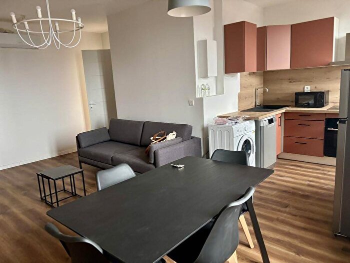 Appartement à louer - Centre, Saint-Marcellin - 1 pièce